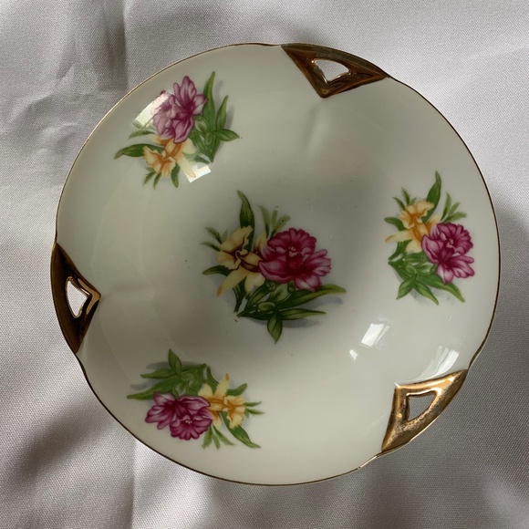 None | Kitchen | Vintage Single Gold Trim And Flowers Bowl | Poshmark
